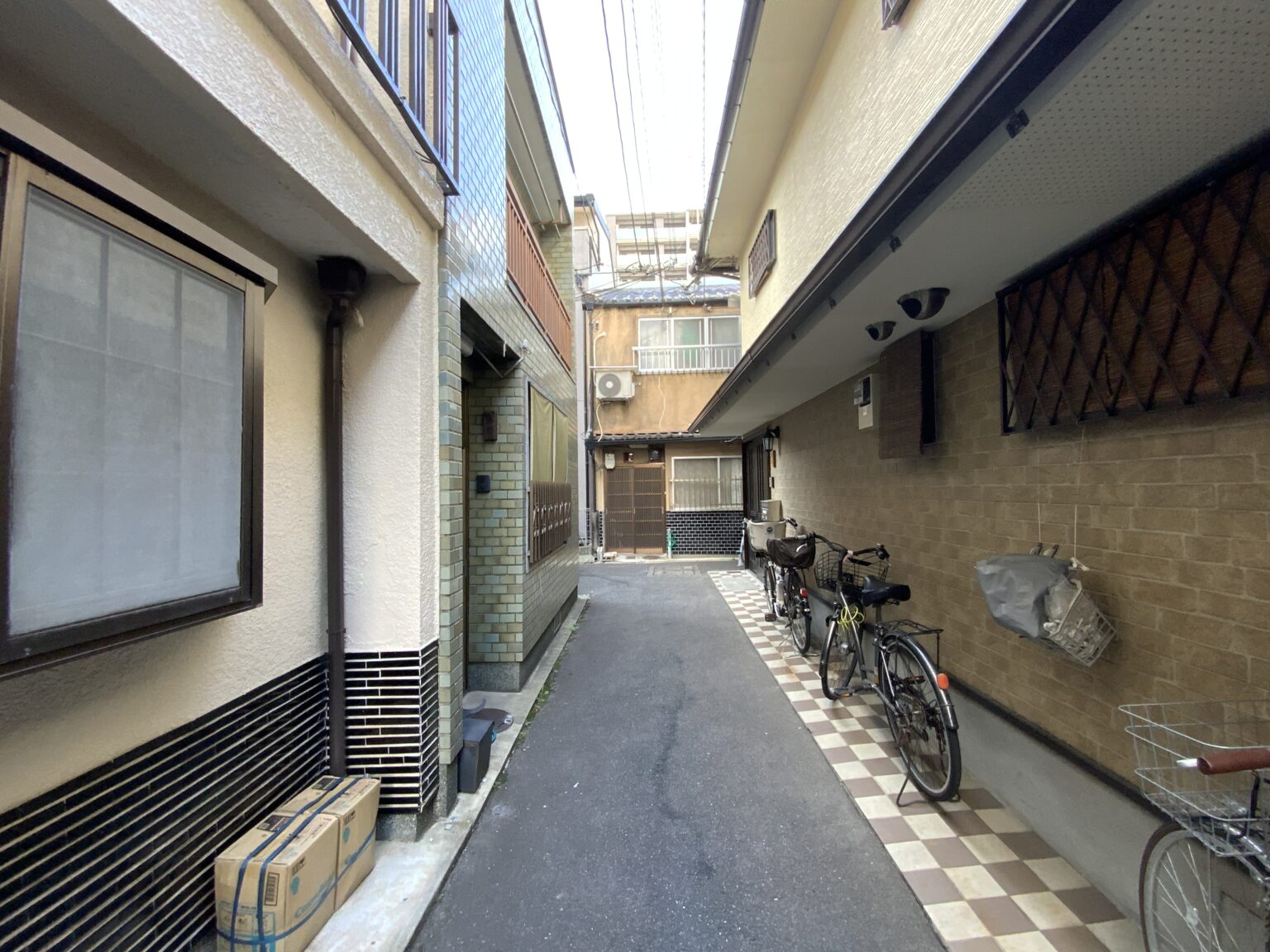 【堀川六角】ライトブラウンが基調のリフォーム済一軒家！ 広々キッチン食洗器つき - 京都×楽しく読める ShuJu不動産